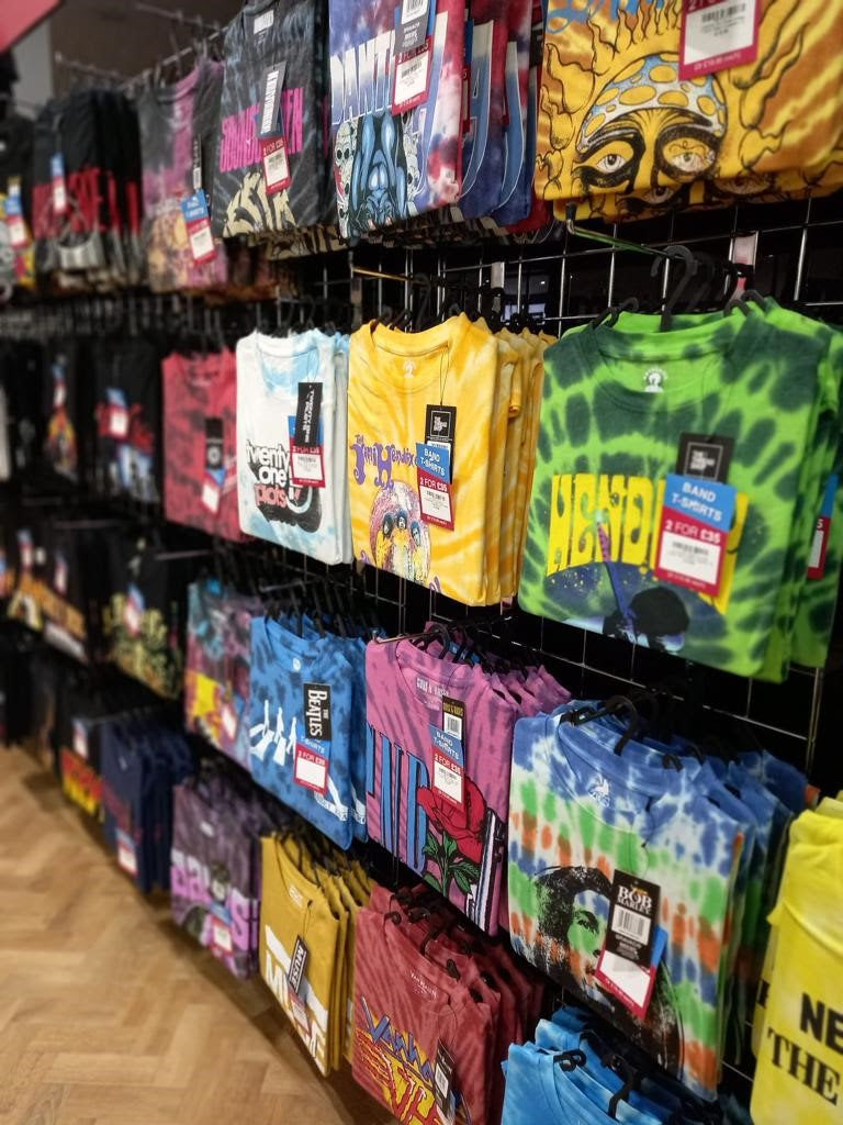 Vintage Merch - Concert T-shirts and Band Tees